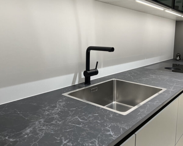 Basic+ Nero Mat - Billeschou A/S